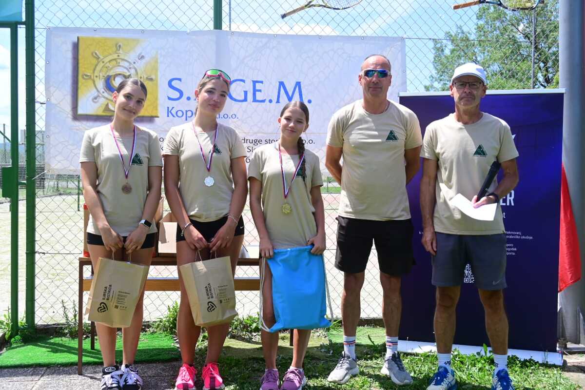 Dan bistriškega tenisa 2026 združil ljubitelje tenisa vseh generacij ...